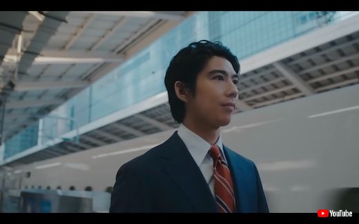 SNSには惜しむ声 東海道新幹線の車内チャイムが「AMBITIOUS JAPAN!」から新曲「会いに行く」に 俳優・賀来賢人を起用したキャンペーンも（1/2） | ねとらぼ