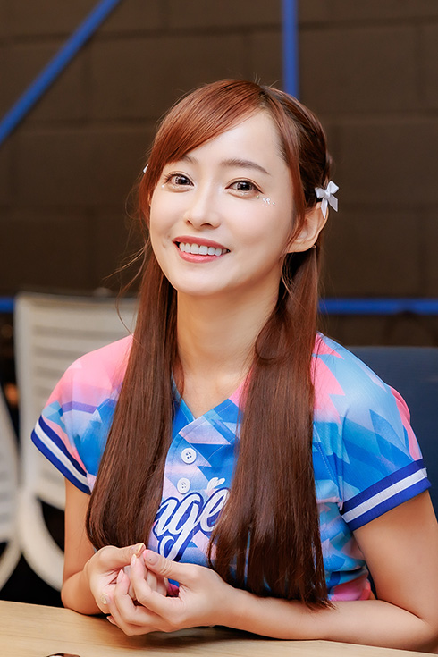 【インタビュー】「ビジュx笑顔xダンス」の完成度がすごい…… 台湾人気チア「Fubon Angels」丹丹に話を聞いた（1/4） | スポーツ ねとらぼ